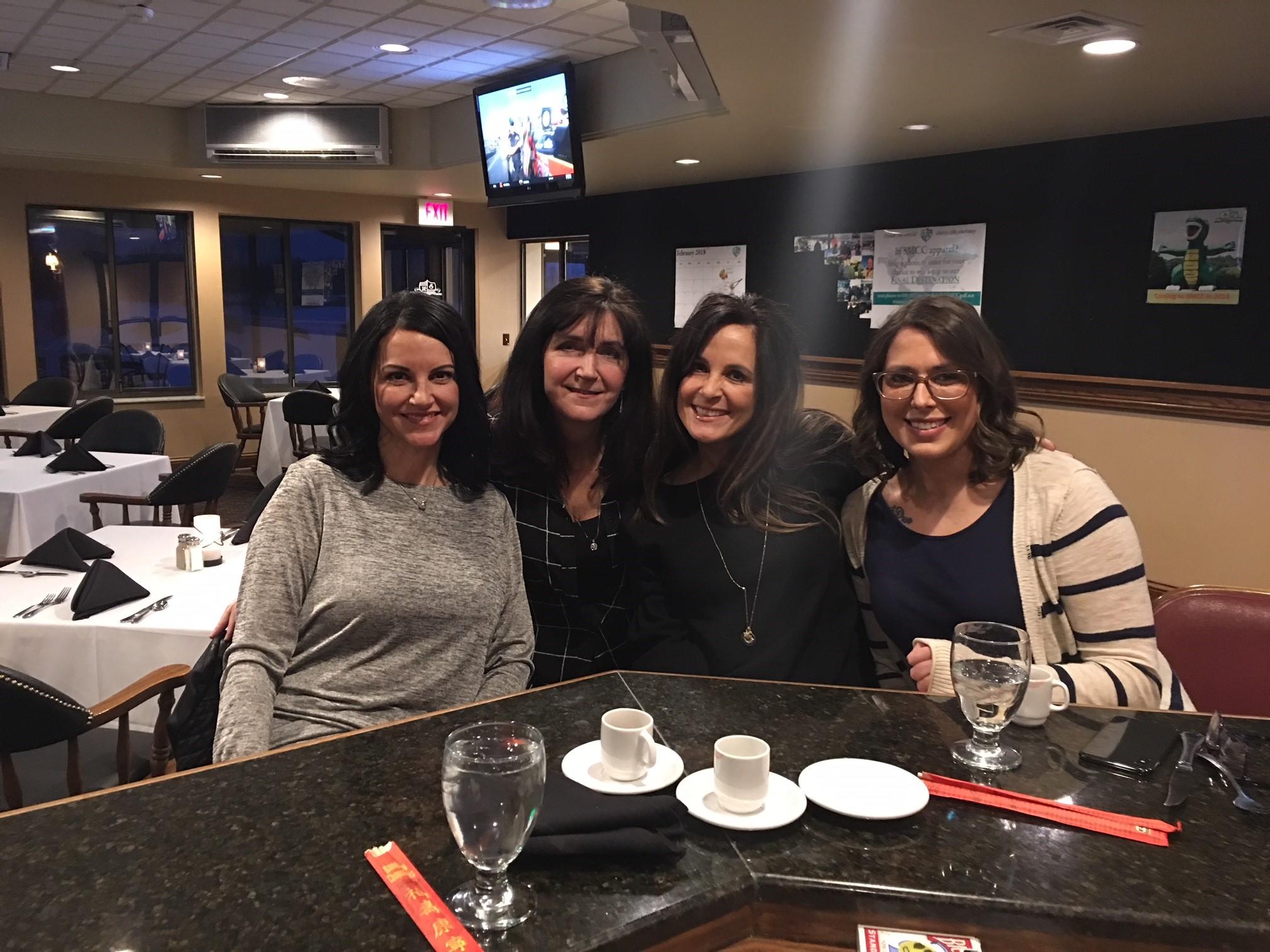 Dining at Meadows - Spring Meadows Country Club